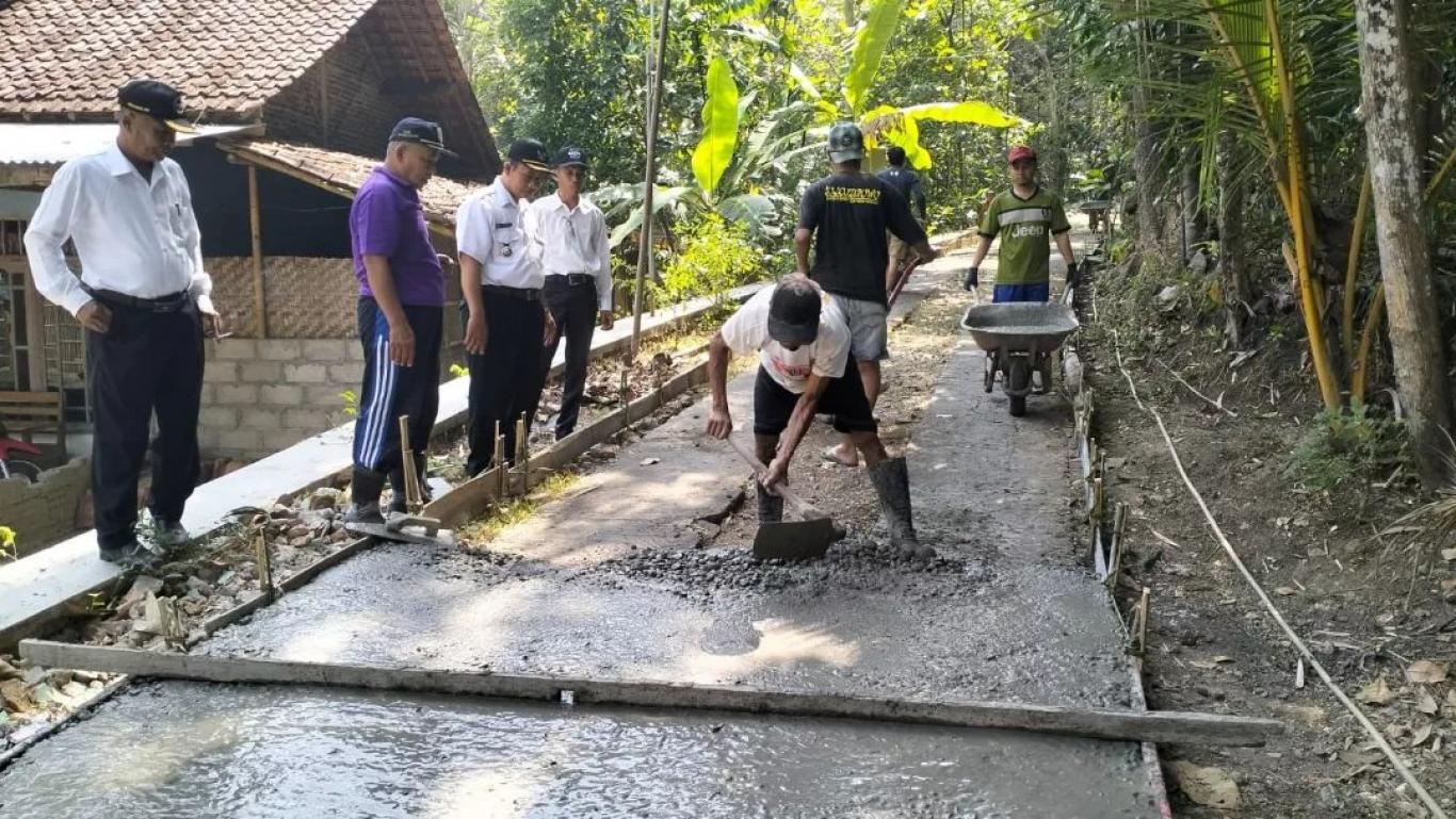 Monev pelaksanaan pembangunan infrastruktur di Bangunjiwo - Website Kalurahan Bangunjiwo